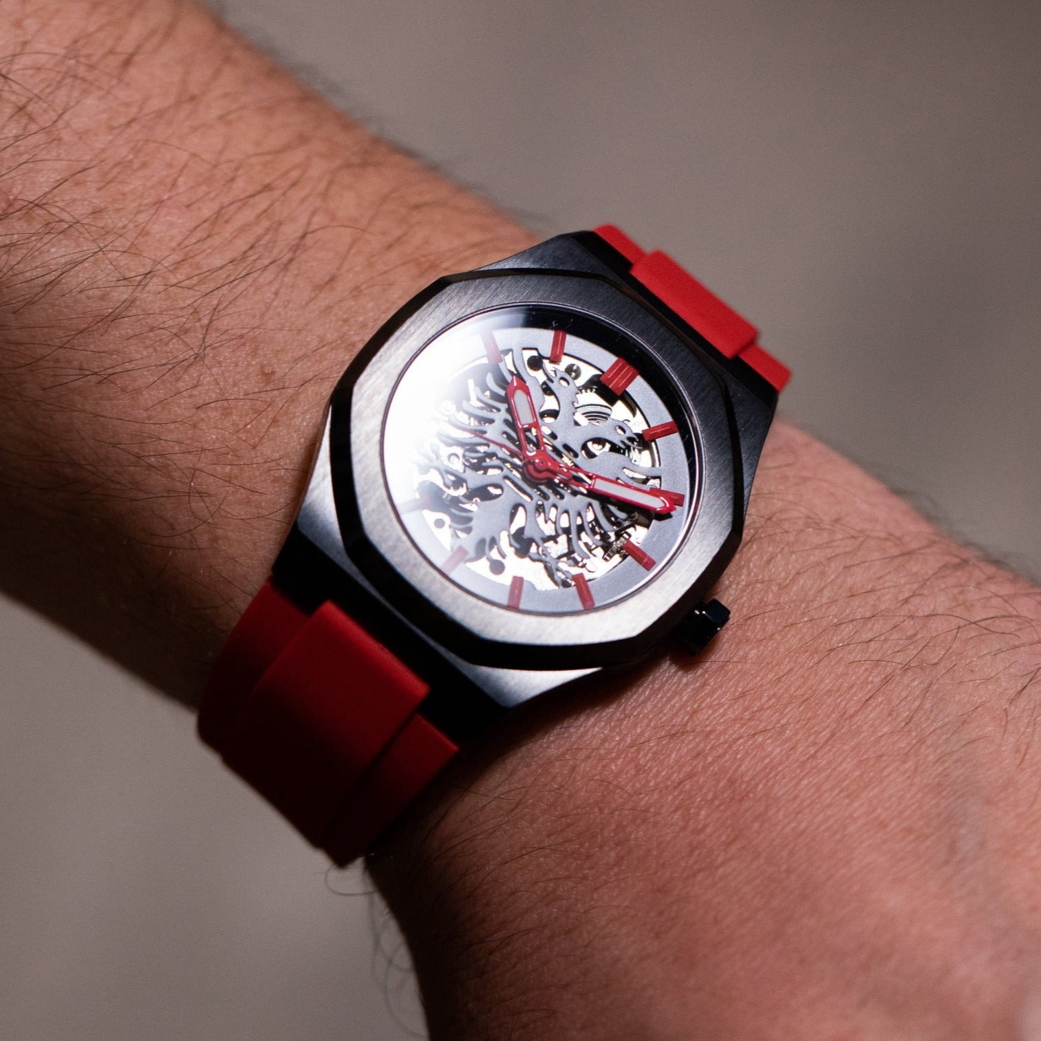 CAVOK Eagle Automatic + rripi i kuq - Ora me Shqiponje!